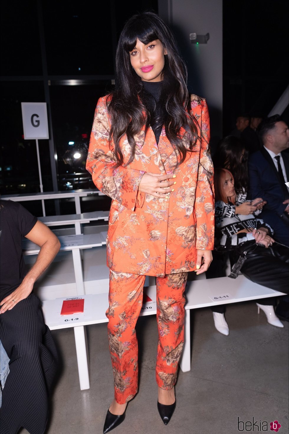Jameela Jamil en el show de Jeremy Scott en 2019 - Foto en Bekia Actualidad